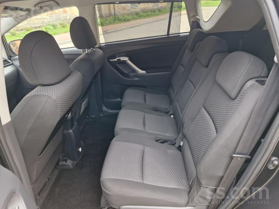 Melns Toyota Verso 2011 Daugavpils, ar dzinēja tilpumu 2.20 L un nobraukumu 265 tūkst. km par 4790 €, foto 16 vietnē AUTOMOTO.COM.LV