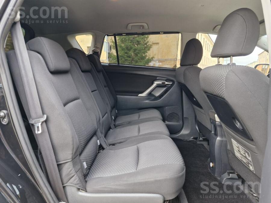 Melns Toyota Verso 2011 Daugavpils, ar dzinēja tilpumu 2.20 L un nobraukumu 265 tūkst. km par 4790 €, foto 17 vietnē AUTOMOTO.COM.LV