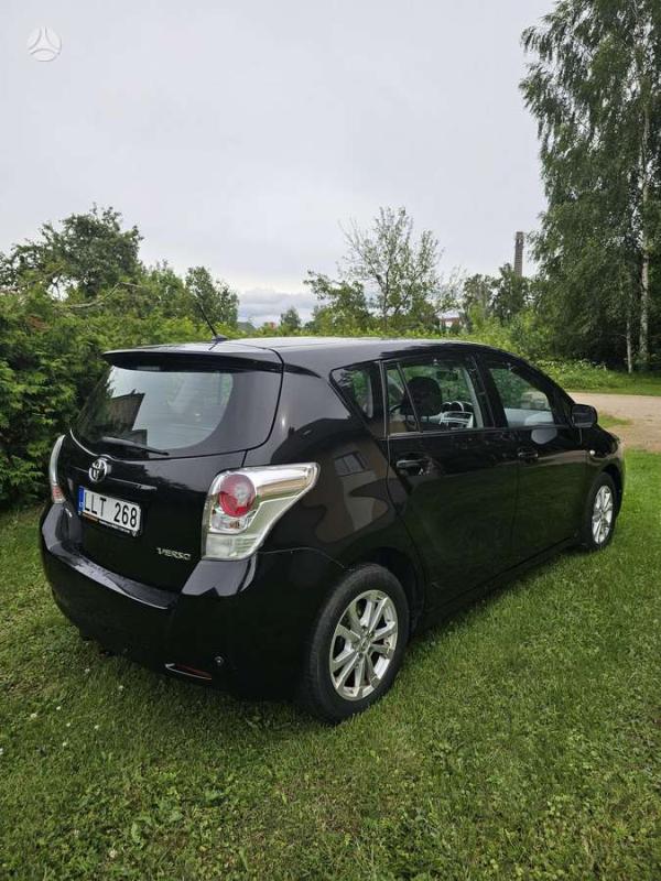 Melns Toyota Verso 2011 Rokiškis, ar dzinēja tilpumu 2.00 L un nobraukumu 193 tūkst. km par 4200 €, foto 3 vietnē AUTOMOTO.COM.LV