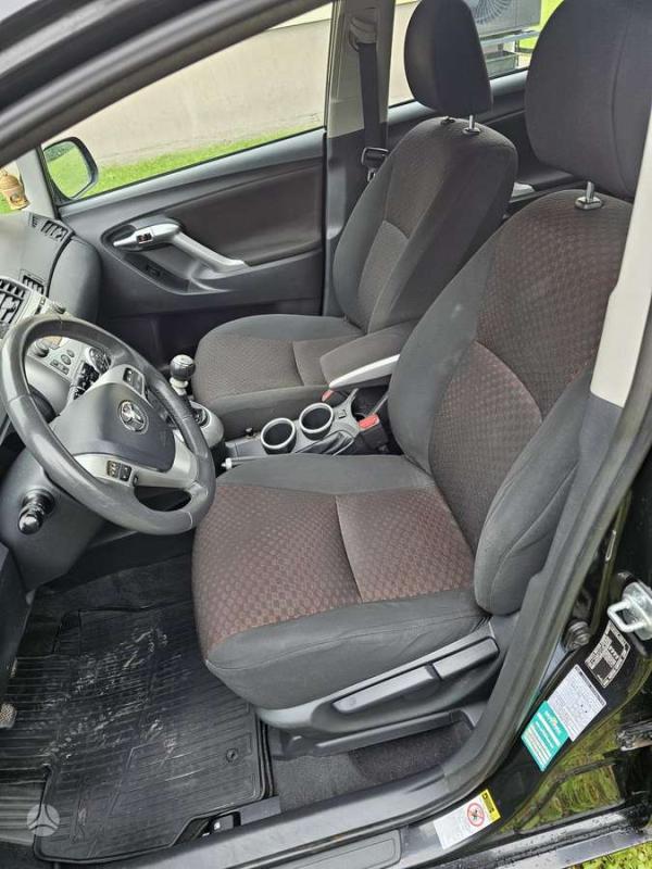 Melns Toyota Verso 2011 Rokiškis, ar dzinēja tilpumu 2.00 L un nobraukumu 193 tūkst. km par 4200 €, foto 6 vietnē AUTOMOTO.COM.LV