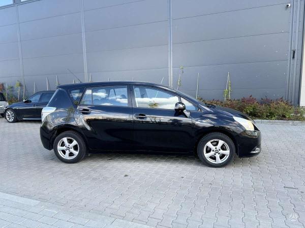 Melns Toyota Verso 2011 Viļņa, ar dzinēja tilpumu 1.60 L un nobraukumu 242 tūkst. km par 5499 €, foto 4 vietnē AUTOMOTO.COM.LV