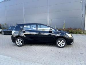 Black Toyota Verso 2011 in Vilnius, with an engine capacity of 1.60 L and mileage of 242 thousand km for 5499 €, photo 5 on AUTOMOTO.COM.LV
