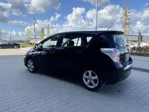 Black Toyota Verso 2011 in Vilnius, with an engine capacity of 1.60 L and mileage of 242 thousand km for 5499 €, photo 8 on AUTOMOTO.COM.LV