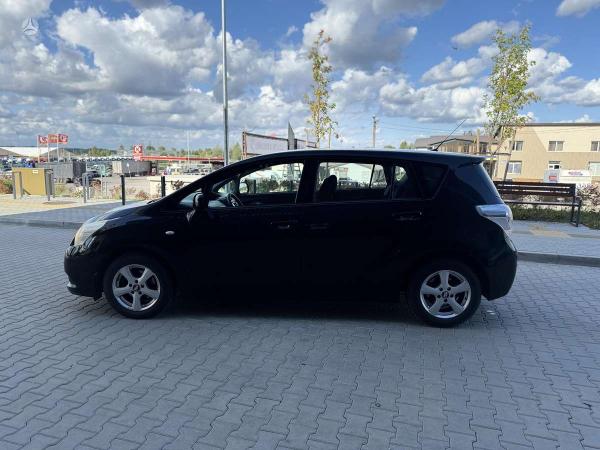 Melns Toyota Verso 2011 Viļņa, ar dzinēja tilpumu 1.60 L un nobraukumu 242 tūkst. km par 5499 €, foto 8 vietnē AUTOMOTO.COM.LV