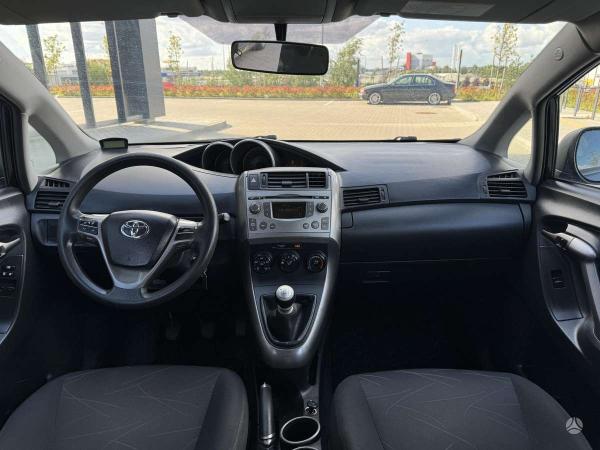 Melns Toyota Verso 2011 Viļņa, ar dzinēja tilpumu 1.60 L un nobraukumu 242 tūkst. km par 5499 €, foto 9 vietnē AUTOMOTO.COM.LV