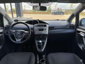 Black Toyota Verso 2011 in Vilnius, with an engine capacity of 1.60 L and mileage of 242 thousand km for 5499 €, photo 10 on AUTOMOTO.COM.LV