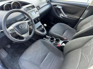 Black Toyota Verso 2011 in Vilnius, with an engine capacity of 1.60 L and mileage of 242 thousand km for 5499 €, photo 12 on AUTOMOTO.COM.LV