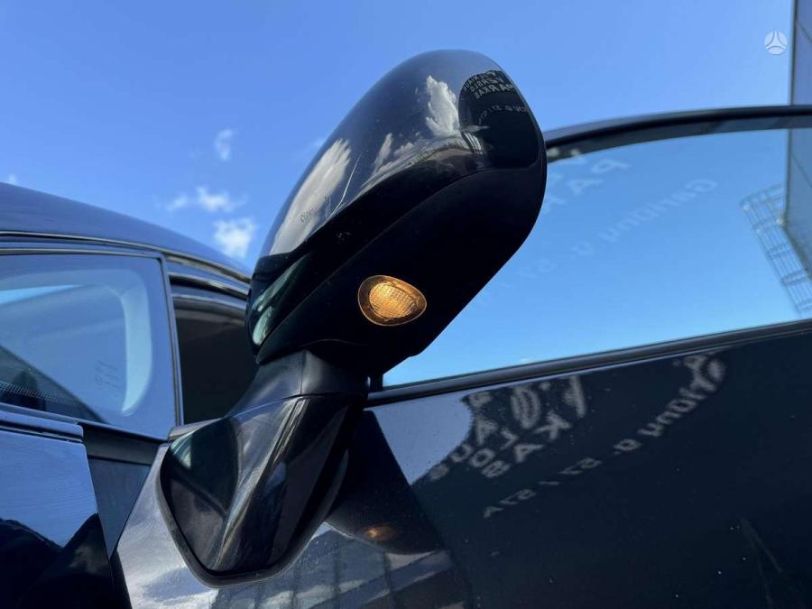Black Toyota Verso 2011 in Vilnius, with an engine capacity of 1.60 L and mileage of 242 thousand km for 5499 €, photo 21 on AUTOMOTO.COM.LV