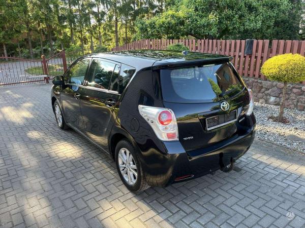 Melns Toyota Verso 2011 Vilkaviškis, ar dzinēja tilpumu 1.80 L un nobraukumu 184 tūkst. km par 5700 €, foto 8 vietnē AUTOMOTO.COM.LV