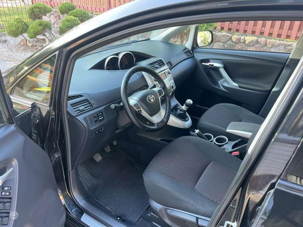 Melns Toyota Verso 2011 Vilkaviškis, ar dzinēja tilpumu 1.80 L un nobraukumu 184 tūkst. km par 5700 €, foto 11 vietnē AUTOMOTO.COM.LV