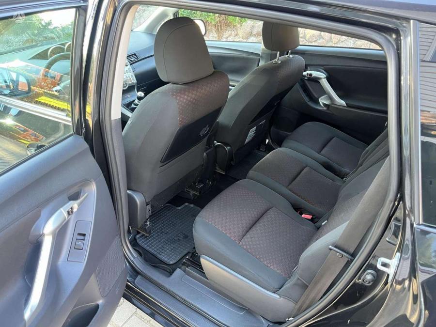 Melns Toyota Verso 2011 Vilkaviškis, ar dzinēja tilpumu 1.80 L un nobraukumu 184 tūkst. km par 5700 €, foto 12 vietnē AUTOMOTO.COM.LV