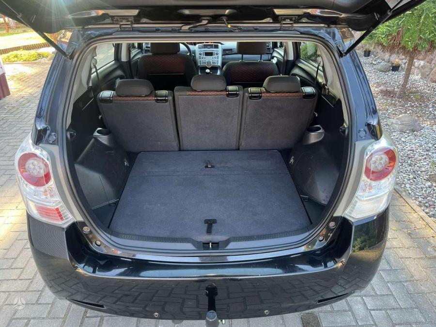 Melns Toyota Verso 2011 Vilkaviškis, ar dzinēja tilpumu 1.80 L un nobraukumu 184 tūkst. km par 5700 €, foto 17 vietnē AUTOMOTO.COM.LV