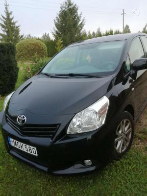 Melns Toyota Verso 2011 Kauņa, ar dzinēja tilpumu 2.00 L un nobraukumu 280 tūkst. km par 4800 €, foto  vietnē AUTOMOTO.COM.LV
