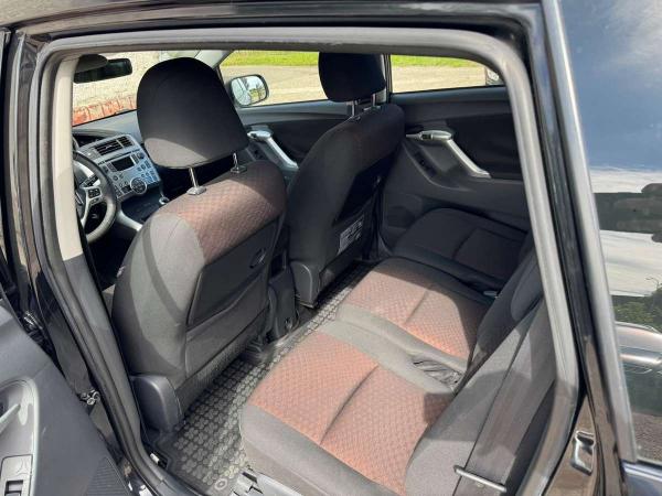 Melns Toyota Verso 2011 Jurbarkas, ar dzinēja tilpumu 1.80 L un nobraukumu 211 tūkst. km par 5850 €, foto 9 vietnē AUTOMOTO.COM.LV