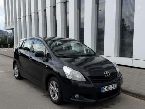 Black Toyota Verso 2011 in Vilnius, with an engine capacity of 2.00 L and mileage of 300 thousand km for 3500 €, photo  on AUTOMOTO.COM.LV