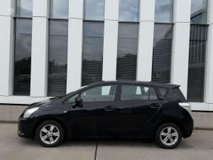Black Toyota Verso 2011 in Vilnius, with an engine capacity of 2.00 L and mileage of 300 thousand km for 3500 €, photo 6 on AUTOMOTO.COM.LV