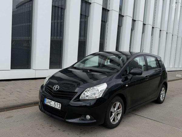 Toyota Verso 2011 Viļņa vietnē Melns Toyota Verso 2011 Viļņa, ar dzinēja tilpumu 2.00 L un nobraukumu 300 tūkst. km par 3500 €, foto 7 vietnē AUTOMOTO.COM.LV