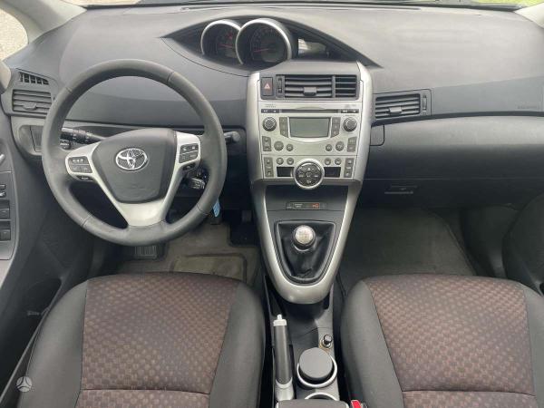 Melns Toyota Verso 2011 Viļņa, ar dzinēja tilpumu 2.00 L un nobraukumu 233 tūkst. km par 3950 €, foto 6 vietnē AUTOMOTO.COM.LV