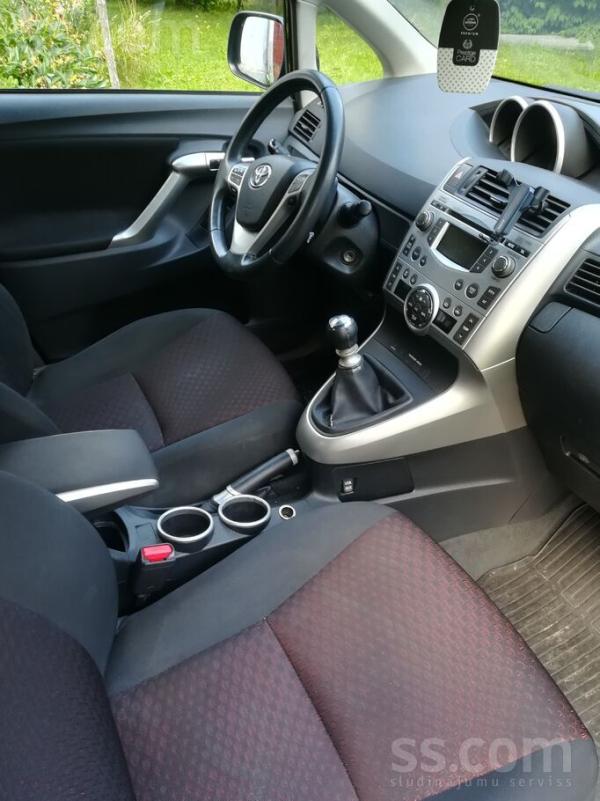 Тойота Версо 2011 в Кулдига на AUTOMOTO.COM.LV Черный Тойота Версо 2011 в Кулдига, объемом двигателя 2.00 л и пробегом 308 тыс. км за 3850 €, фото 8 на AUTOMOTO.COM.LV