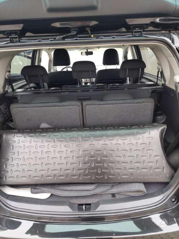 Black Toyota Verso 2012 in Marijampole, with an engine capacity of 2.00 L and mileage of 280 thousand km for 4700 €, photo 11 on AUTOMOTO.COM.LV