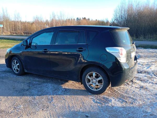 Melns Toyota Verso 2012 Panevēža, ar dzinēja tilpumu 2.00 L un nobraukumu 332 tūkst. km par 4300 €, foto 1 vietnē AUTOMOTO.COM.LV