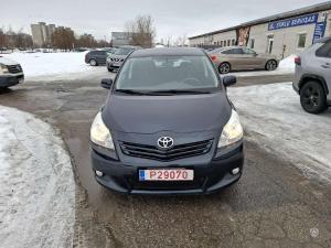 Melns Toyota Verso 2012 Kauņa, ar dzinēja tilpumu 2.00 L un nobraukumu 103 tūkst. km par 5200 €, foto 2 vietnē AUTOMOTO.COM.LV