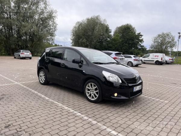 Melns Toyota Verso 2012 Rīga, ar dzinēja tilpumu 2.00 L un nobraukumu 255 tūkst. km par 5900 €, foto 2 vietnē AUTOMOTO.COM.LV