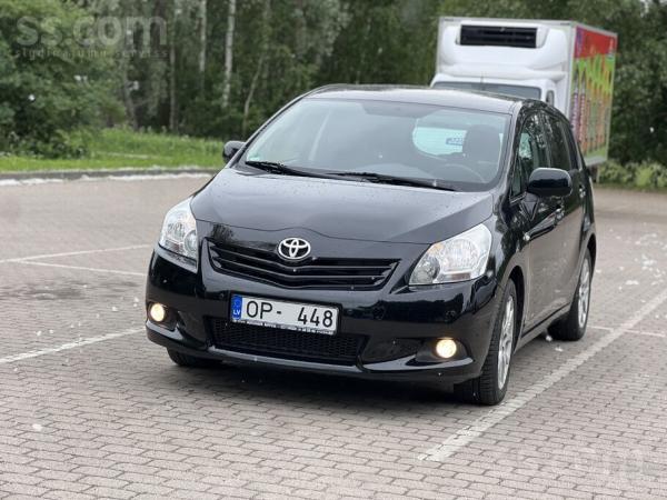 Melns Toyota Verso 2012 Rīga, ar dzinēja tilpumu 2.00 L un nobraukumu 255 tūkst. km par 5900 €, foto 3 vietnē AUTOMOTO.COM.LV