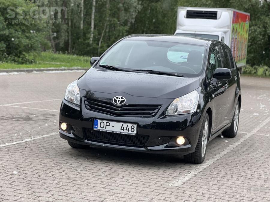 Melns Toyota Verso 2012 Rīga, ar dzinēja tilpumu 2.00 L un nobraukumu 255 tūkst. km par 5900 €, foto 4 vietnē AUTOMOTO.COM.LV
