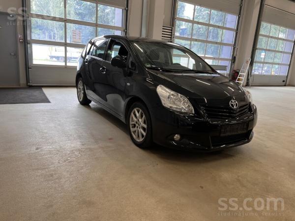 Melns Toyota Verso 2012 Rīga, ar dzinēja tilpumu 2.00 L un nobraukumu 255 tūkst. km par 5900 €, foto 4 vietnē AUTOMOTO.COM.LV