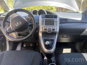 Melns Toyota Verso 2012 Rīga, ar dzinēja tilpumu 2.00 L un nobraukumu 255 tūkst. km par 5900 €, foto 13 vietnē AUTOMOTO.COM.LV