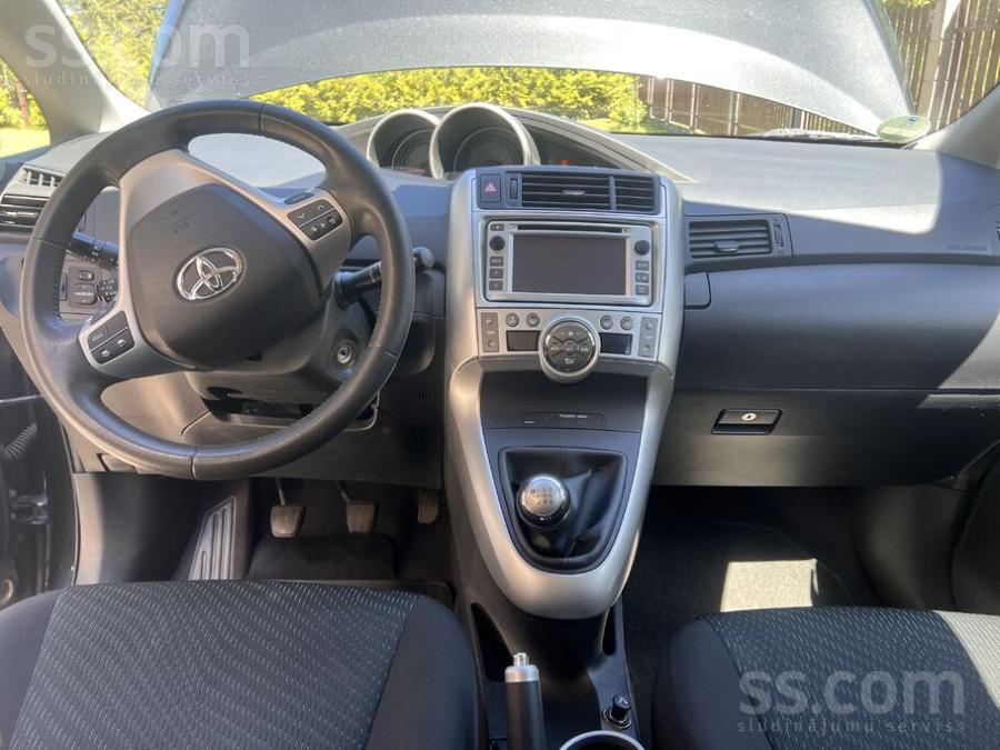 Melns Toyota Verso 2012 Rīga, ar dzinēja tilpumu 2.00 L un nobraukumu 255 tūkst. km par 5900 €, foto 13 vietnē AUTOMOTO.COM.LV