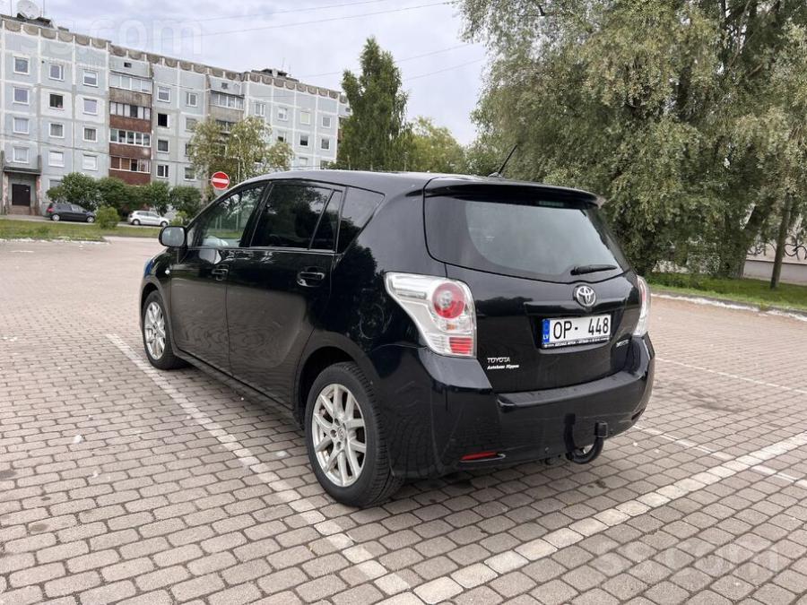 Melns Toyota Verso 2012 Rīga, ar dzinēja tilpumu 2.00 L un nobraukumu 255 tūkst. km par 5900 €, foto 14 vietnē AUTOMOTO.COM.LV