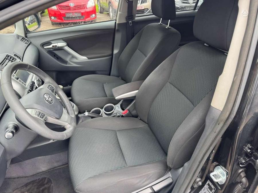 Melns Toyota Verso 2012 Jurbarkas, ar dzinēja tilpumu 2.00 L un nobraukumu 231 tūkst. km par 4950 €, foto 11 vietnē AUTOMOTO.COM.LV