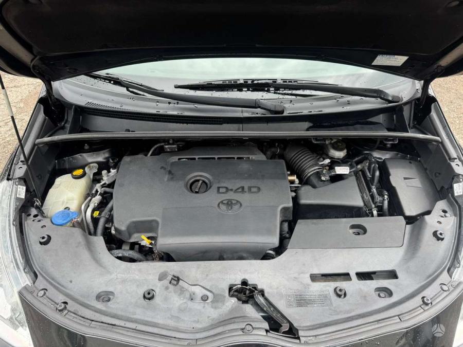 Melns Toyota Verso 2012 Jurbarkas, ar dzinēja tilpumu 2.00 L un nobraukumu 231 tūkst. km par 4950 €, foto 22 vietnē AUTOMOTO.COM.LV