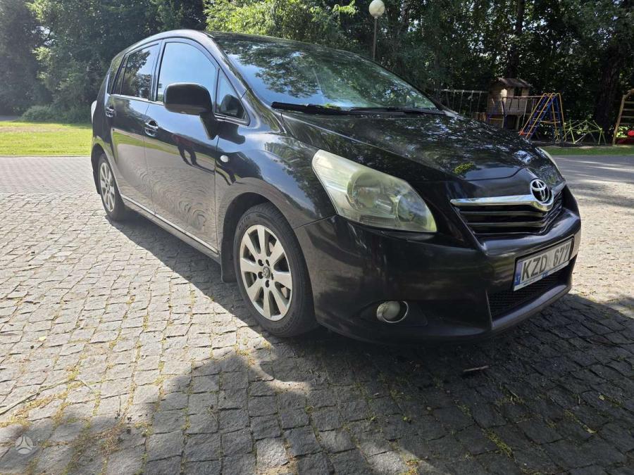 Melns Toyota Verso 2012 Panevēža, ar dzinēja tilpumu 2.00 L un nobraukumu 332 tūkst. km par 4300 €, foto 7 vietnē AUTOMOTO.COM.LV