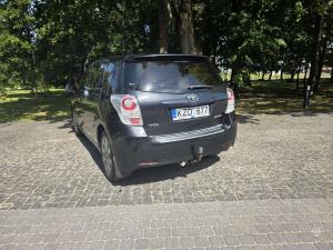 Melns Toyota Verso 2012 Panevēža, ar dzinēja tilpumu 2.00 L un nobraukumu 332 tūkst. km par 4300 €, foto 9 vietnē AUTOMOTO.COM.LV