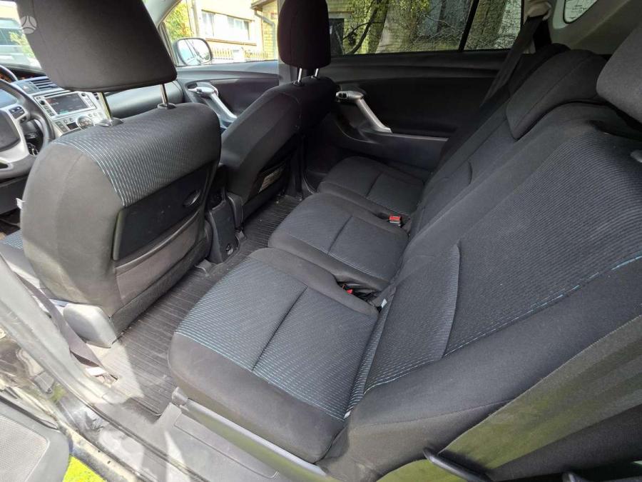 Melns Toyota Verso 2012 Panevēža, ar dzinēja tilpumu 2.00 L un nobraukumu 332 tūkst. km par 4300 €, foto 19 vietnē AUTOMOTO.COM.LV