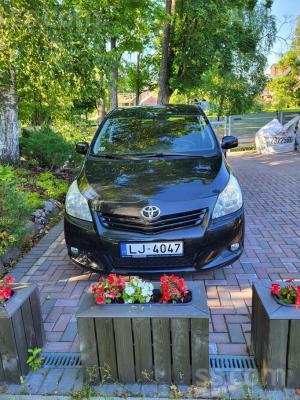 Black Toyota Verso 2012 in Riga, with an engine capacity of 2.20 L and mileage of 278 thousand km for 4300 €, photo 8 on AUTOMOTO.COM.LV