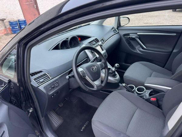 Melns Toyota Verso 2013 Jurbarkas, ar dzinēja tilpumu 2.00 L un nobraukumu 268 tūkst. km par 6450 €, foto 11 vietnē AUTOMOTO.COM.LV