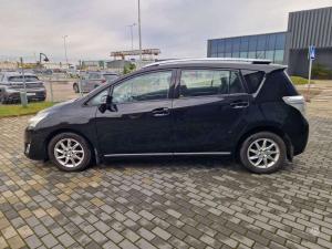 Black Toyota Verso 2013 in Siauliai, with an engine capacity of 2.00 L and mileage of 240 thousand km for 6800 €, photo 8 on AUTOMOTO.COM.LV