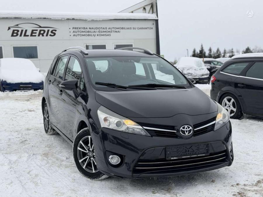 Melns Toyota Verso 2013 Utena, ar dzinēja tilpumu 1.80 L un nobraukumu 280 tūkst. km par 5790 €, foto 1 vietnē AUTOMOTO.COM.LV