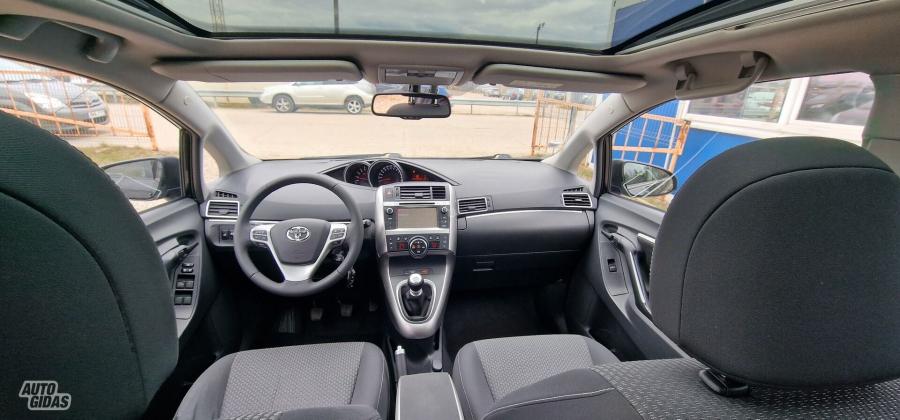 Melns Toyota Verso 2013 Viļņa, ar dzinēja tilpumu 2.00 L un nobraukumu 205 tūkst. km par 6370 €, foto 6 vietnē AUTOMOTO.COM.LV