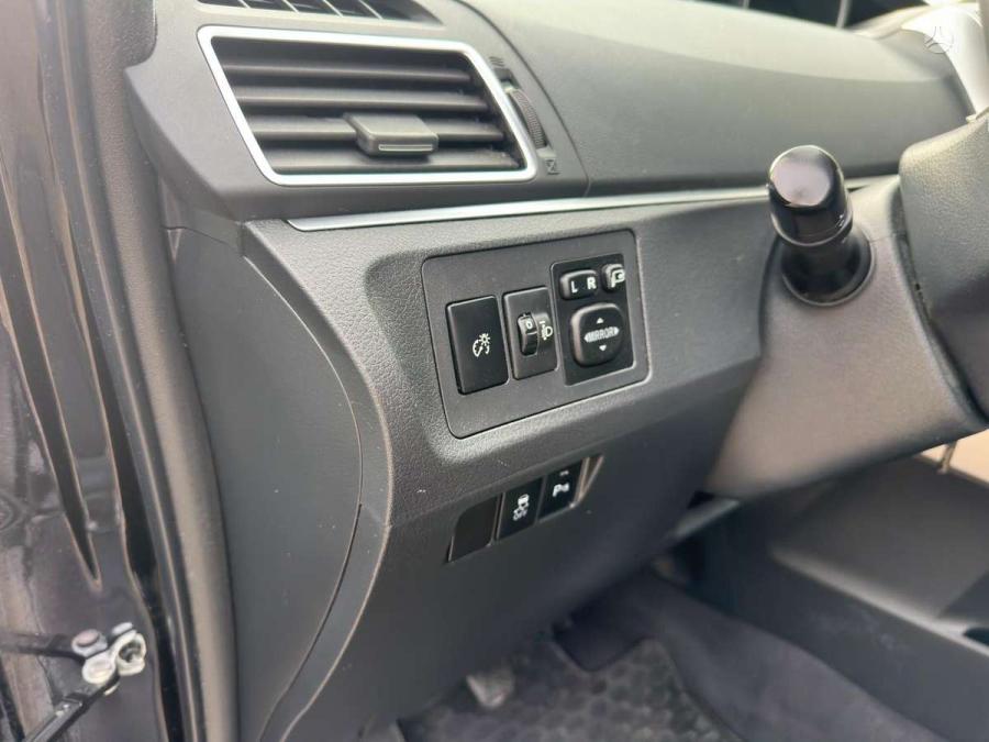 Black Toyota Verso 2013 in Utena, with an engine capacity of 2.00 L and mileage of 260 thousand km for 5950 €, photo 10 on AUTOMOTO.COM.LV