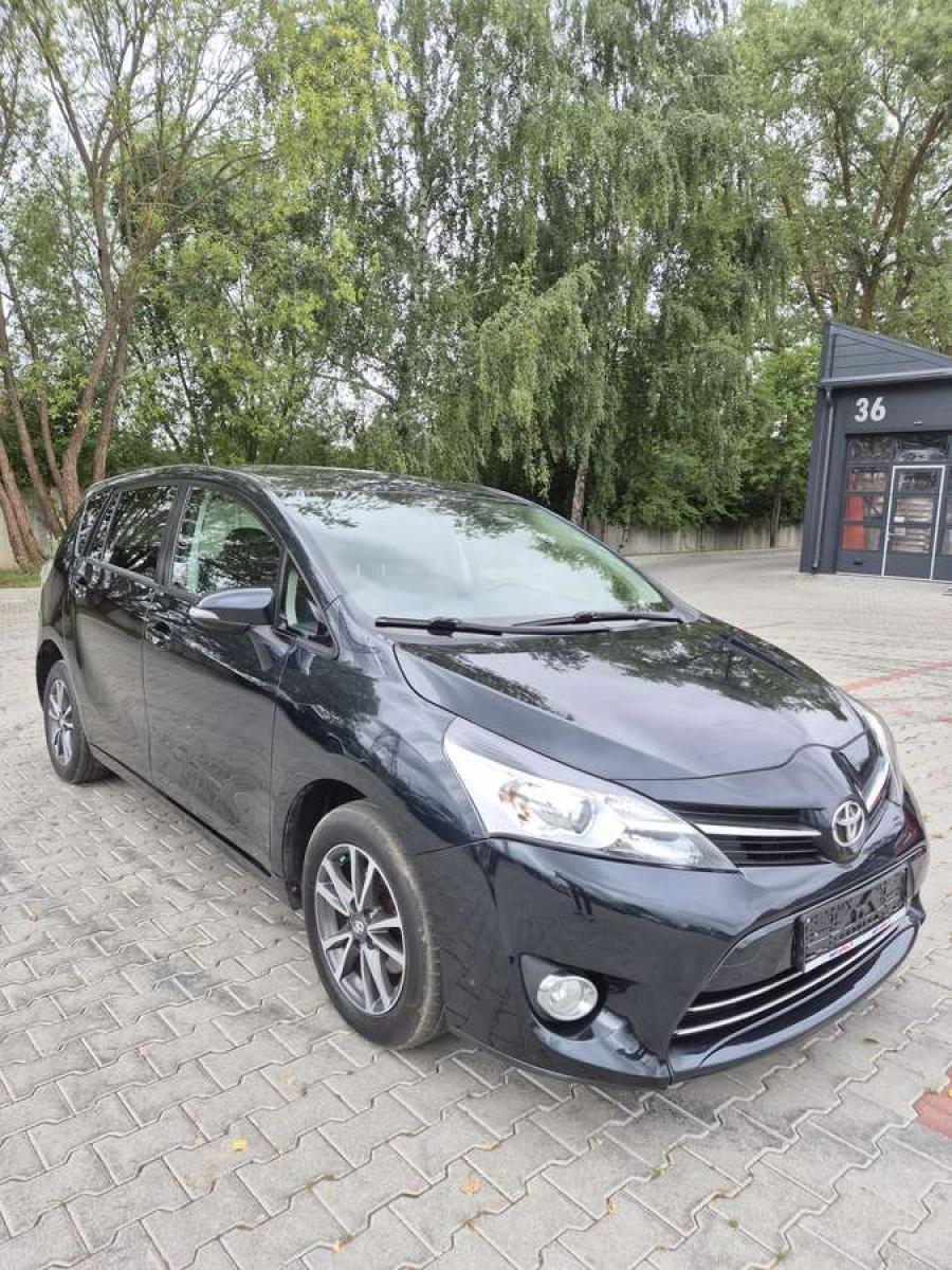 Melns Toyota Verso 2013 Šauļi, ar dzinēja tilpumu 2.00 L un nobraukumu 245 tūkst. km par 5950 €, foto 1 vietnē AUTOMOTO.COM.LV