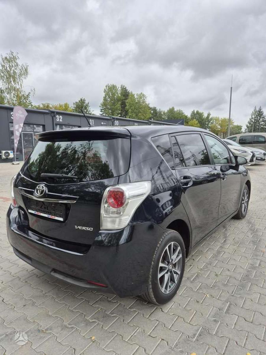 Melns Toyota Verso 2013 Šauļi, ar dzinēja tilpumu 2.00 L un nobraukumu 245 tūkst. km par 5950 €, foto 8 vietnē AUTOMOTO.COM.LV