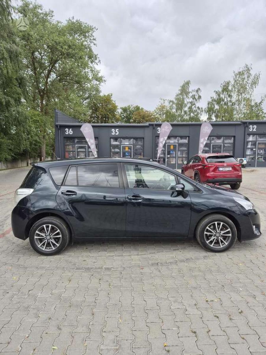 Melns Toyota Verso 2013 Šauļi, ar dzinēja tilpumu 2.00 L un nobraukumu 245 tūkst. km par 5950 €, foto 9 vietnē AUTOMOTO.COM.LV