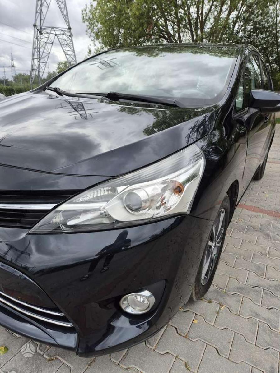 Melns Toyota Verso 2013 Šauļi, ar dzinēja tilpumu 2.00 L un nobraukumu 245 tūkst. km par 5950 €, foto 10 vietnē AUTOMOTO.COM.LV