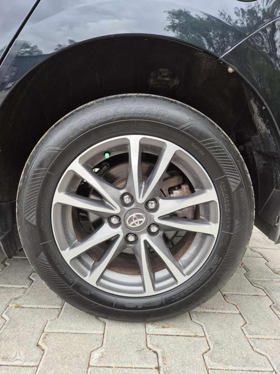 Melns Toyota Verso 2013 Šauļi, ar dzinēja tilpumu 2.00 L un nobraukumu 245 tūkst. km par 5950 €, foto 11 vietnē AUTOMOTO.COM.LV
