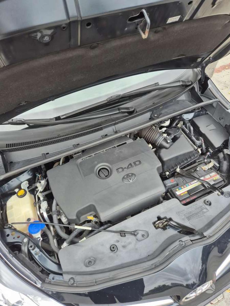 Melns Toyota Verso 2013 Šauļi, ar dzinēja tilpumu 2.00 L un nobraukumu 245 tūkst. km par 5950 €, foto 14 vietnē AUTOMOTO.COM.LV